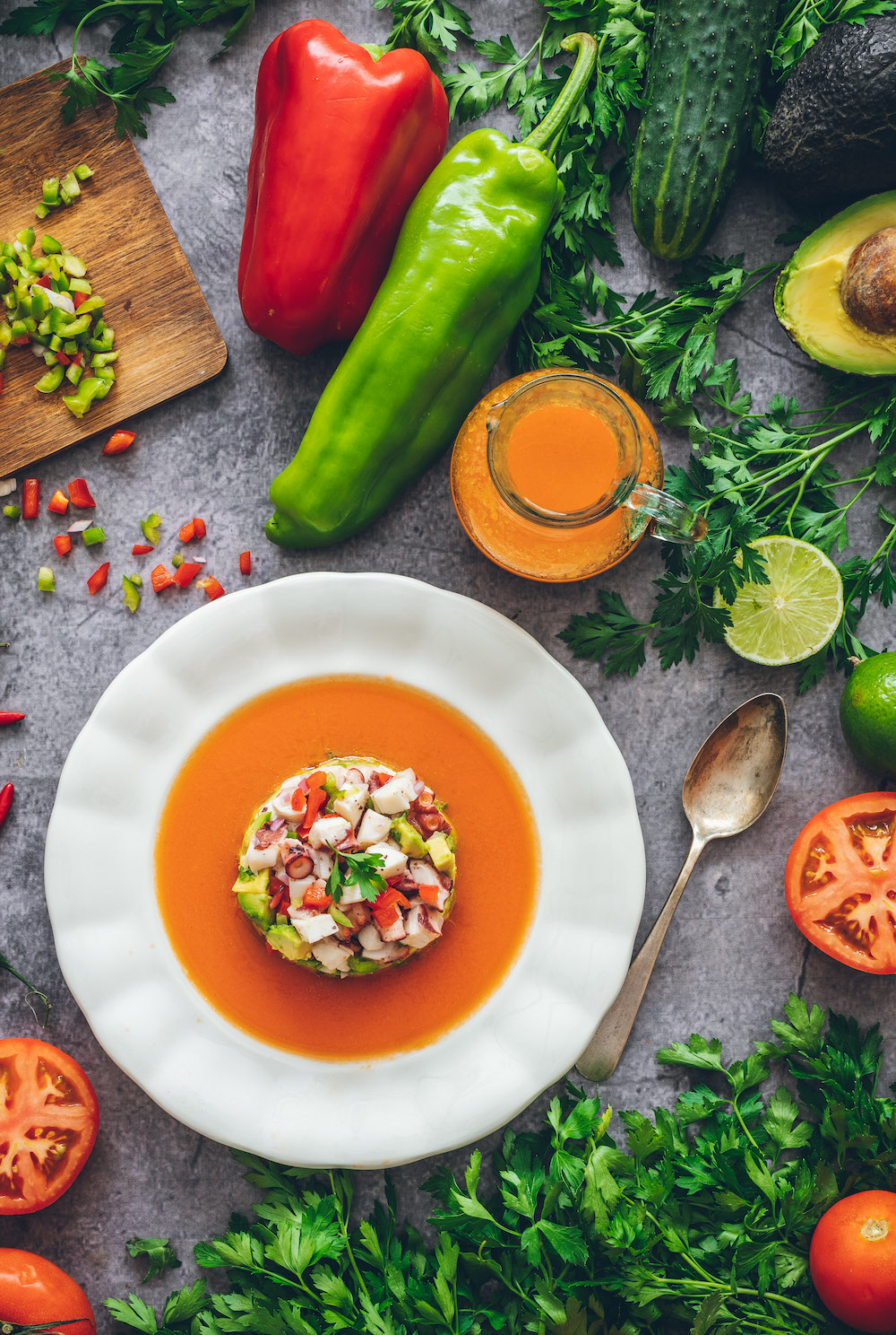 Octopus and avocado tartare with gazpacho sauce - Loleta